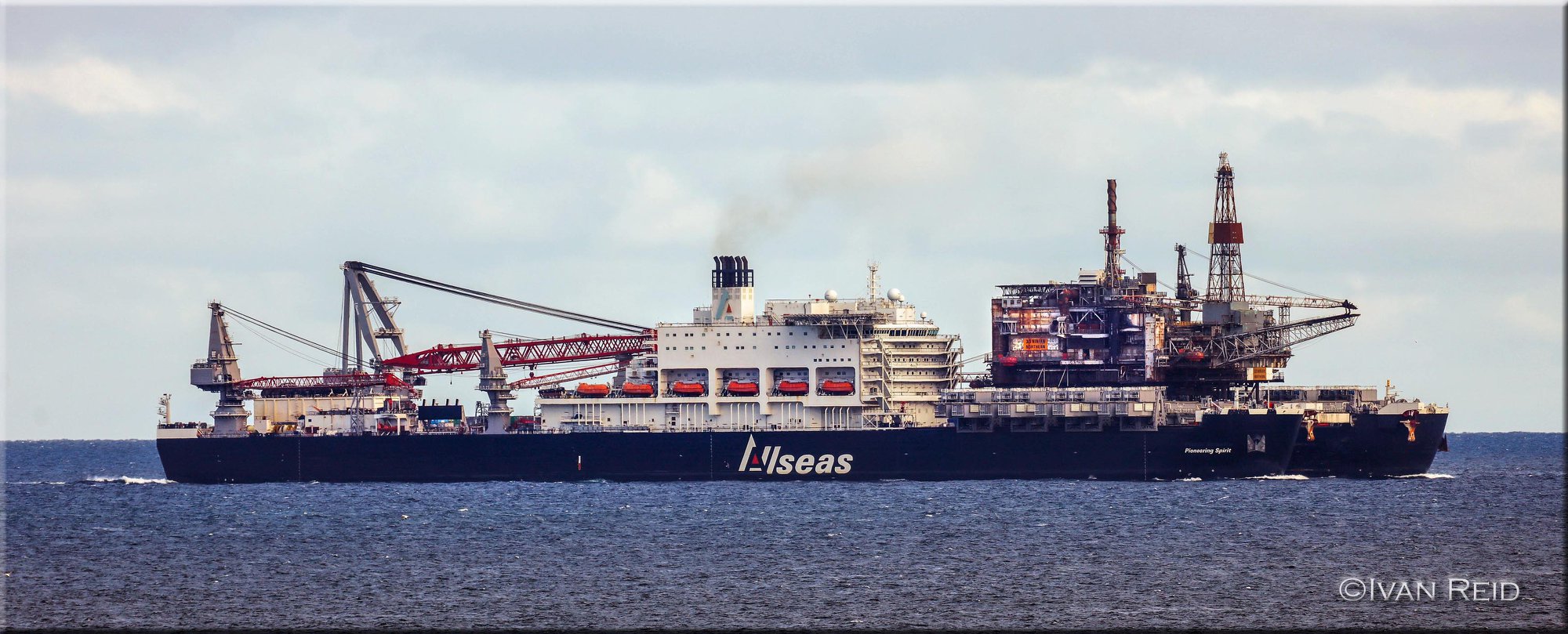 Ninian North rig arrives in Lerwick for decommissioning | Shetland News