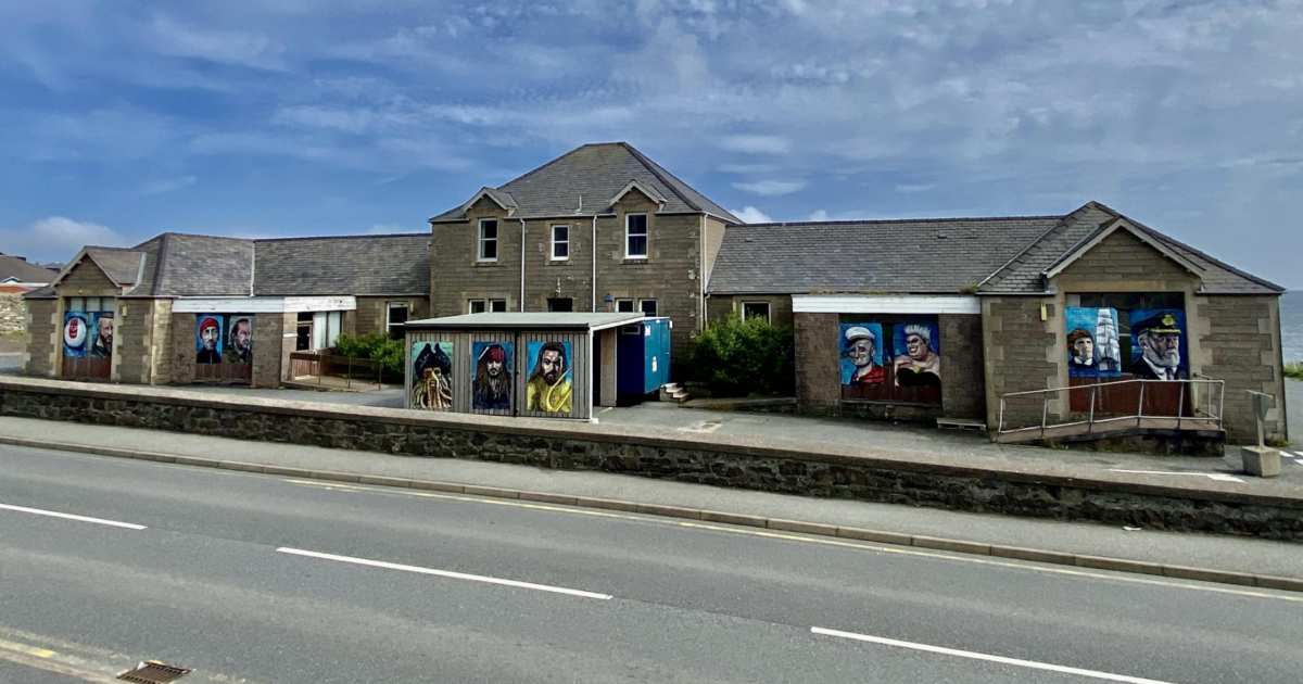 Brevik artwork, phone boxes up for grabs and more… | Shetland News