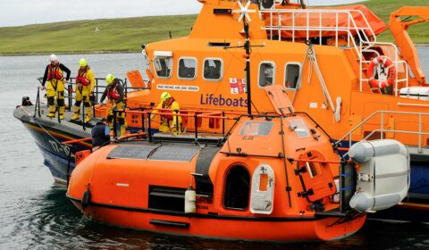 Volunteers and crew invited to celebrate Lerwick lifeboat at reunion ...