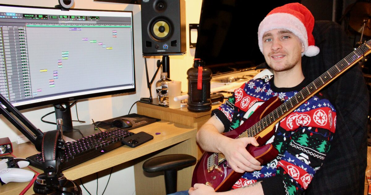 Watch: Musician releases Slade Christmas cover – with the help of more ...