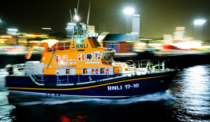 Lifeboat tows yacht | Shetland News
