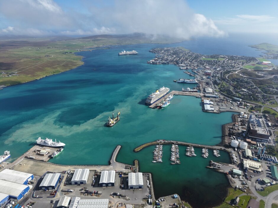 Final phase of Lerwick Harbour dredging gets underway | Shetland News